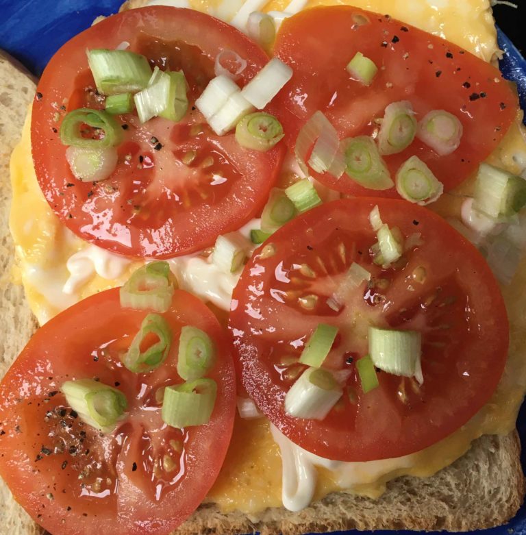 Egg, tomato and onion breakfast toastie - Toastie Recipes